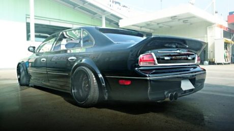 ジゴロ！？当時VIP仕上げ！リアウイングパテ埋め!G50日産プレジデントの国内中古車を掲載