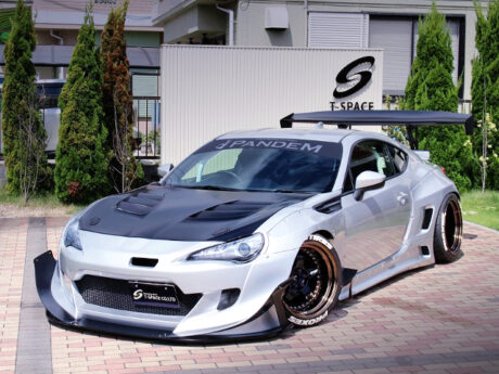 PANDEMワイドボディ!エアフォースエアサス!CUSCOロールケージ!FiEXHAUST可変!ZN6型トヨタ86GTの国内中古車を掲載