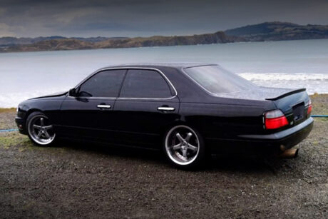 6速マニュアル化!VQ30DET型3.0L＆社外ビッグシングルターボ!10代目Y33日産グロリアのNZ中古車を掲載