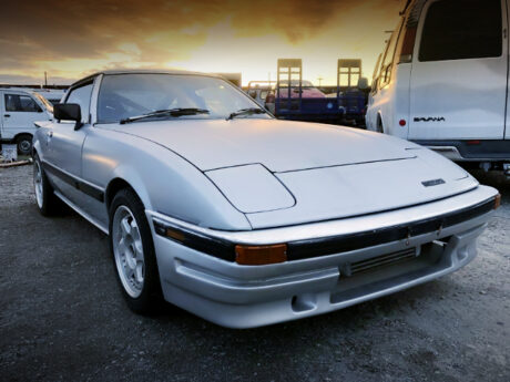 13B改キャブツインターボ搭載!死喰魔キャブ用サージタンク!5速MT!SA22CサバンナRX-7の国内中古車を掲載