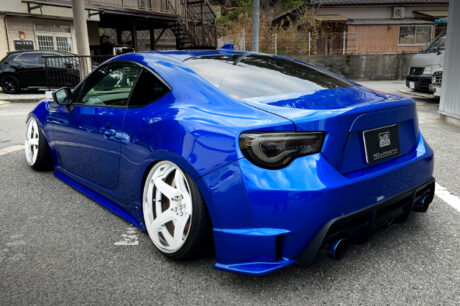 エアサス!Bremboキャリパー!前後キャンバー角付WORKアルミ履き!6速MT!ZC6型スバルBRZ Rの国内中古車を掲載