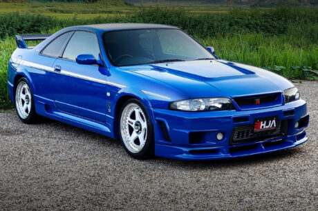 期間限定車LMリミテッドベース!チャンピオンブルー色!RB-X GT2エンジン!希少車ニスモ400Rのイギリス中古車を掲載