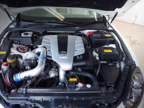 3UZ-FE型4.3L V8改HKS製GTスーパーチャージャー!ソフトエアサス!6速AT!UZZ40型レクサスSC430の国内中古車を掲載